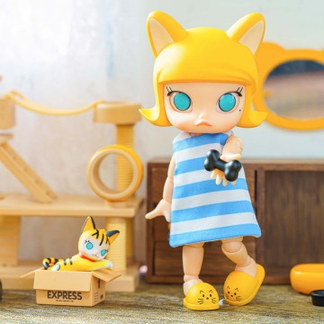 MOLLY Cat in the Box Action Figure | Designer Figurine - POP MART ...